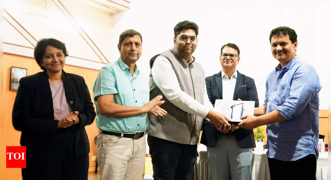 Pune hospital conferred 'Best BSD Award' and 'Best Organ Transplant ...