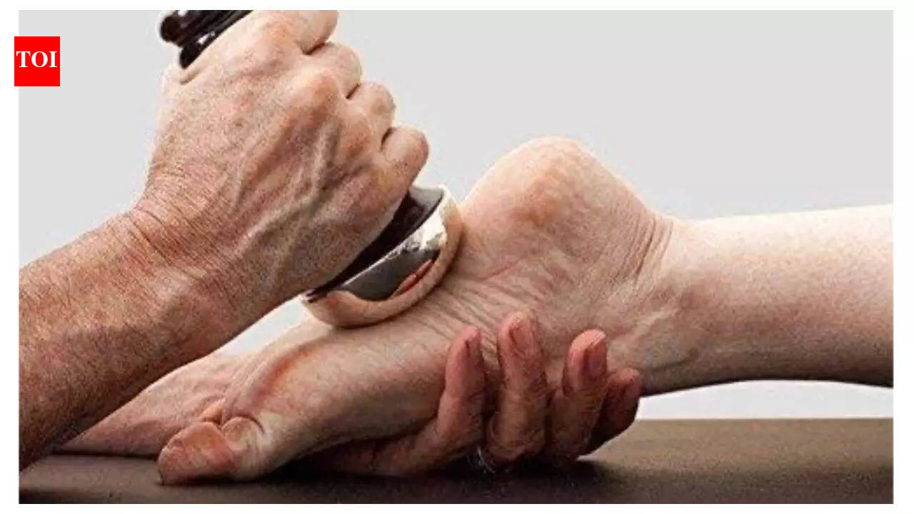5 reasons to massage feet with Kansa and Ghee before bed time (Kansa Vatki)