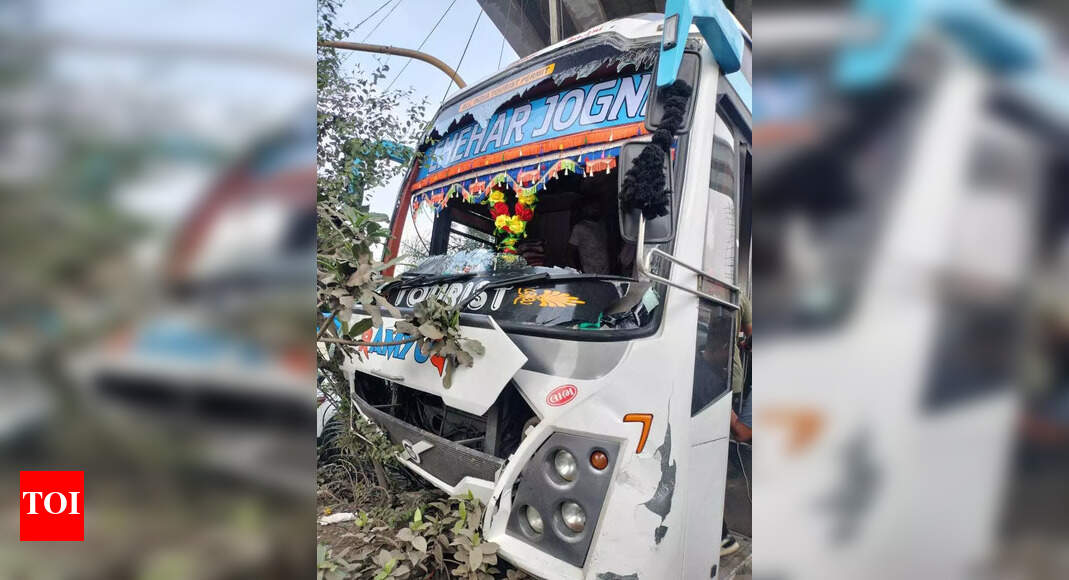 2 injured as private bus hits bike, crashes into median on Ghodbunder highway | Thane News ...