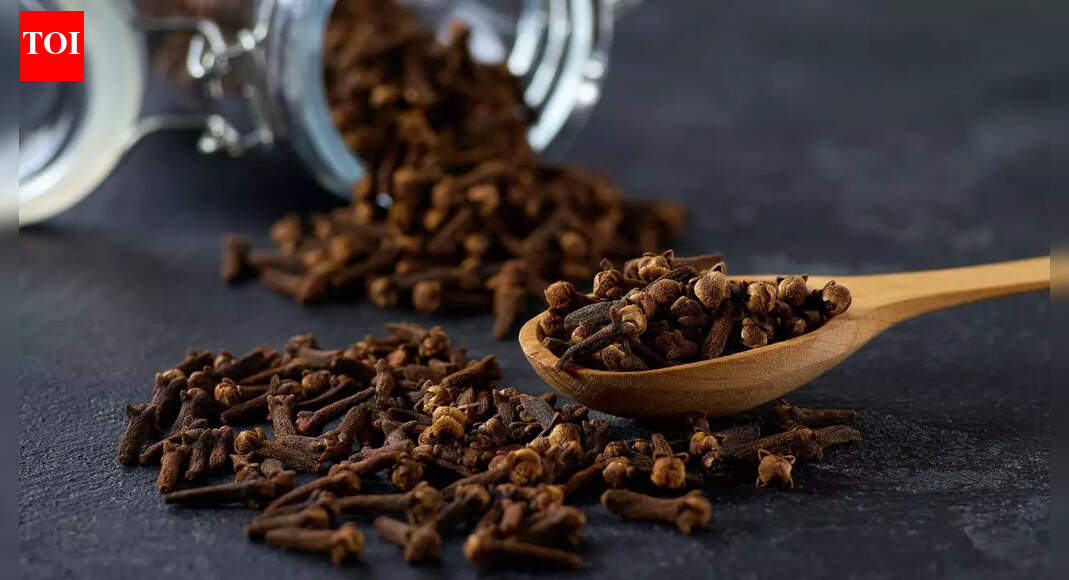 Cloves: 10 health benefits of eating them daily