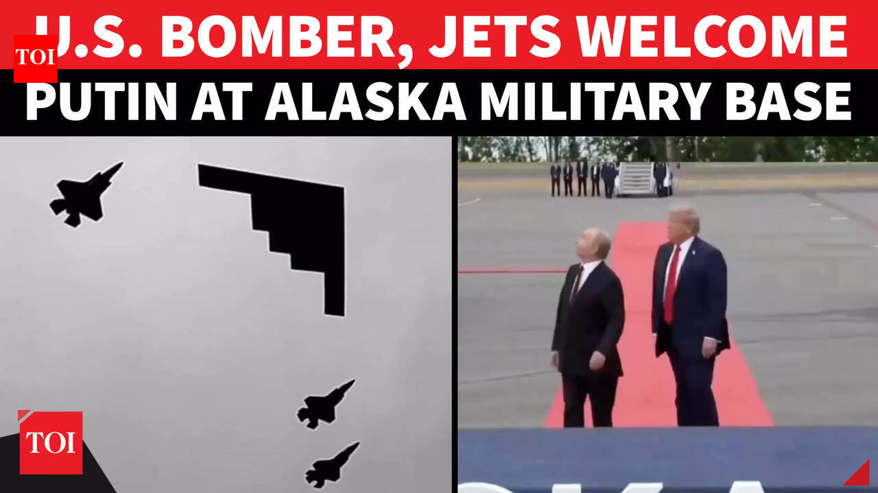U.S Bomber, Jets Fly Overhead Putin & Trump; Watch Russian President's ...