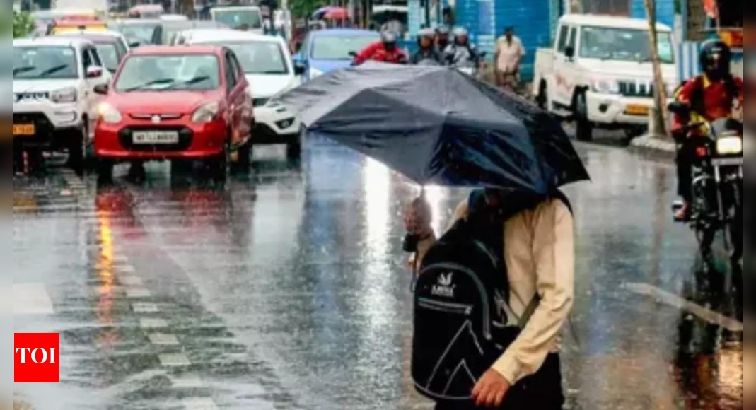 Mumbai weather: High humidity with rain expected today | Mumbai News ...