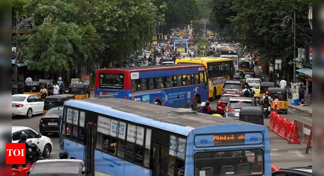 Inadequate signage leads to chaos on day 1 of Teynampet traffic ...