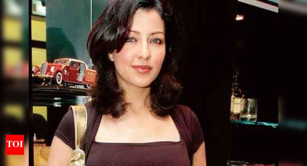 I don't understand the fuss about being a glam mom: Aditi Govitrikar ...