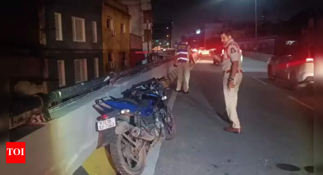 2 workers die, 1 injured after falling off Panjagutta flyover as bike ...