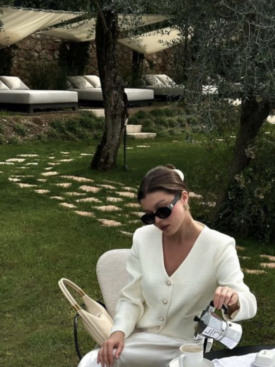 8 ways to fake being rich with your outfit styling | Times of India