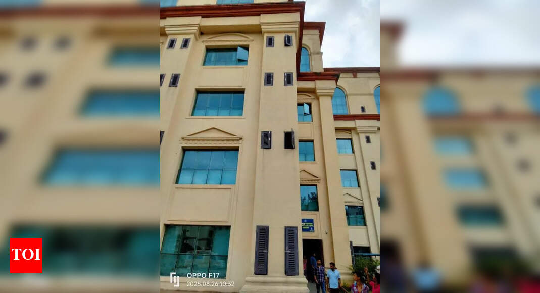 Patient dies after fall from Sundargarh hospital window | Bhubaneswar ...