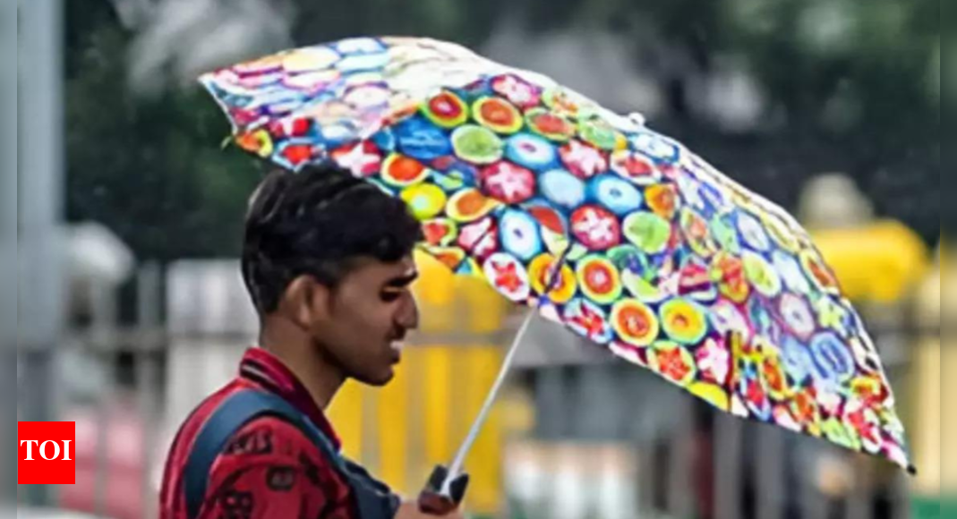 Mumbai weather: High humidity and rain expected today | Mumbai News ...