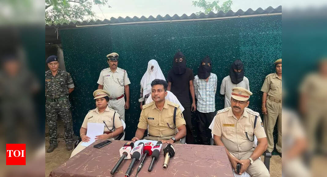 4 arrested for robbery | Bhubaneswar News - The Times of India