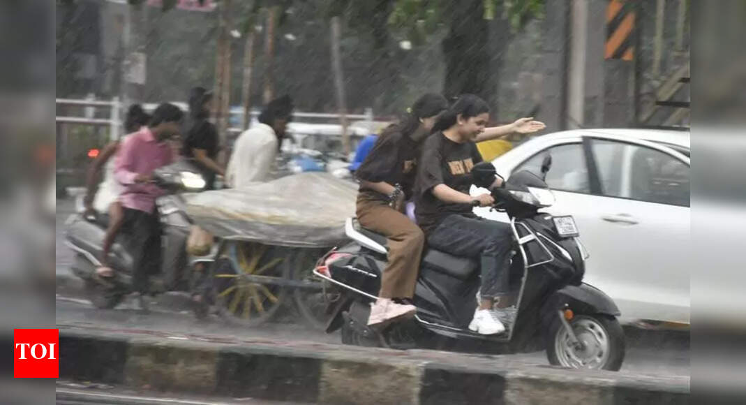 Strong winds & rain slow down city’s pace | Bhopal News - The Times of ...