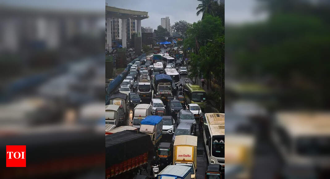 Chandivli residents plan stir for DP road | Mumbai News - The Times of ...