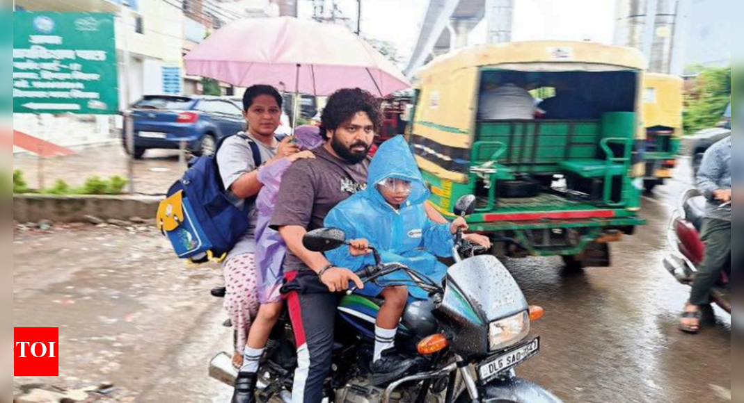 NCR Rains: Schools shut in Noida, Ghaziabad amid flood-like conditions ...