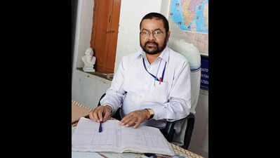 Retired principal teaches students at govt school for free | Ranchi ...