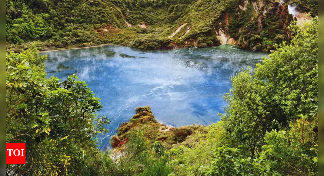 Where is Frying Pan Lake, the largest natural hot spring on Earth found ...