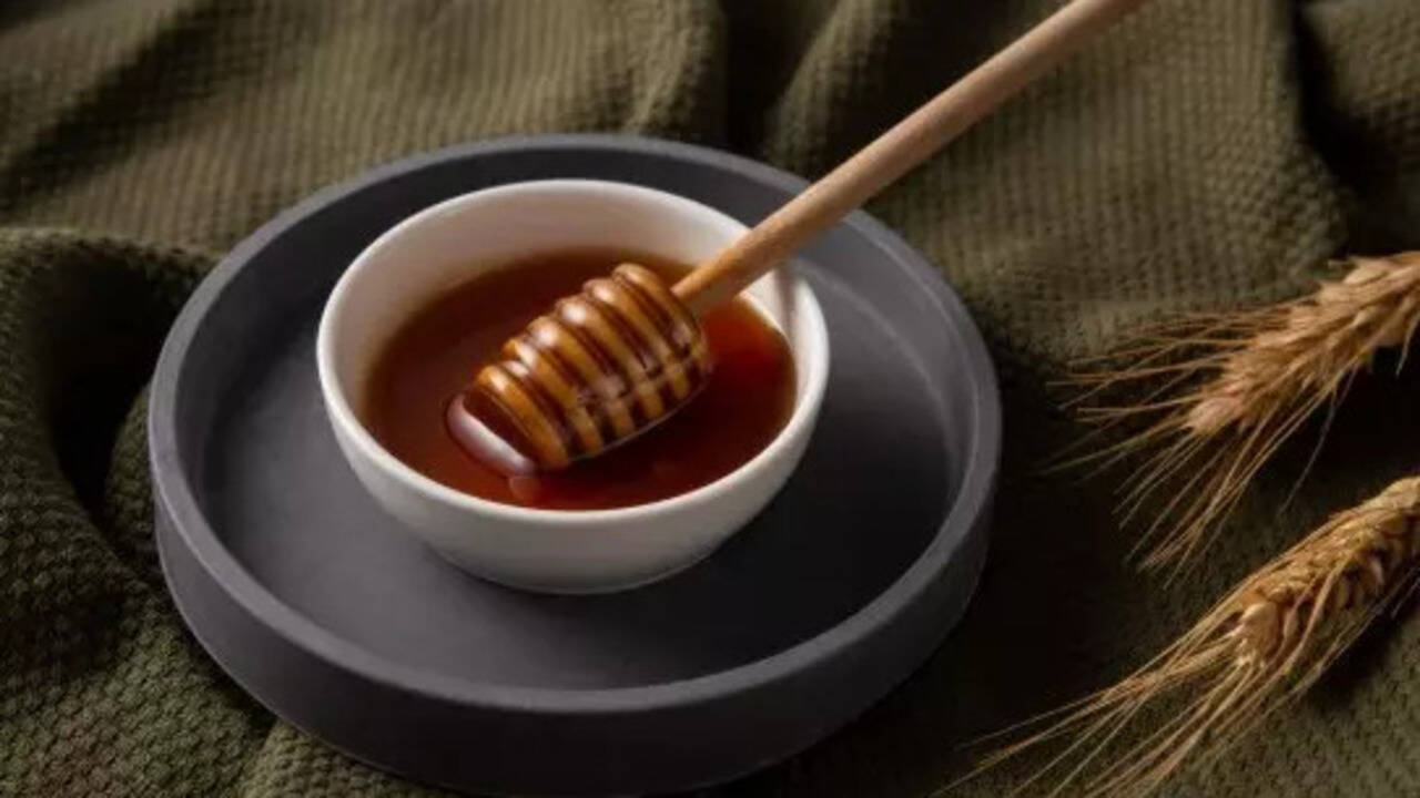 Why Honey Masks Are the Secret to Naturally Radiant Skin
