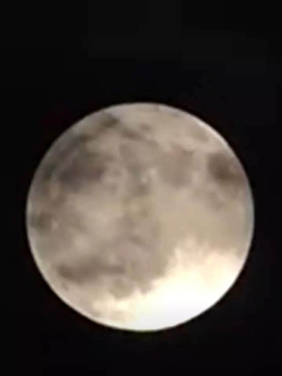 Lunar Eclipse 2025: In Pics- Beautiful rare Blood Moon witnessed by ...