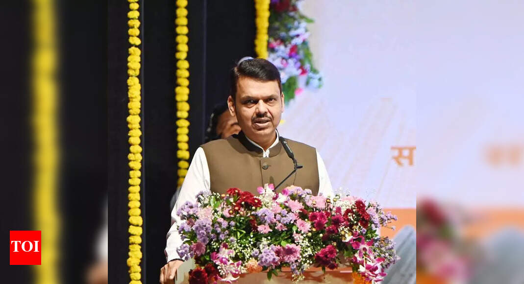 Bawankule hits back at oppn targeting CM over ‘Devabhau’ advt | Nagpur ...