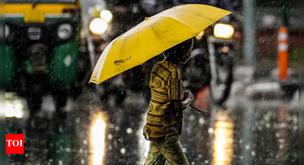 Mumbai weather: High humidity with patchy rain today; AQI remains ...