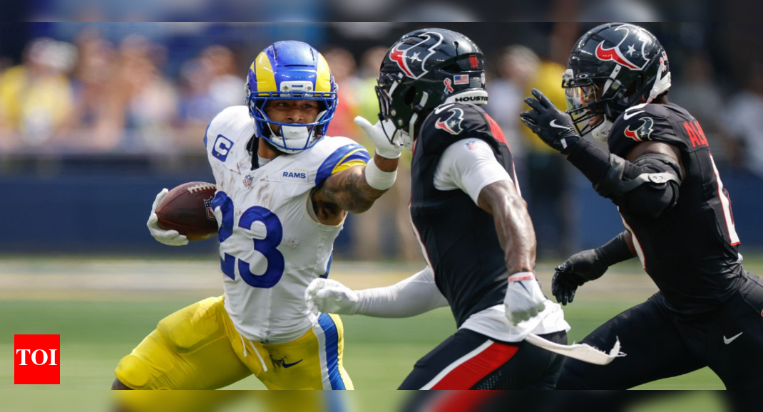 Brutal brawl between fans during Houston Texans vs Los Angeles Rams ...