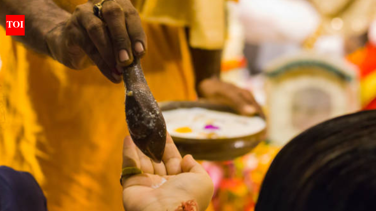 10 Temples in India that offer the most delicious prasad