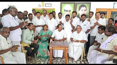 Sengottaiyan praises Modi | Chennai News - The Times of India