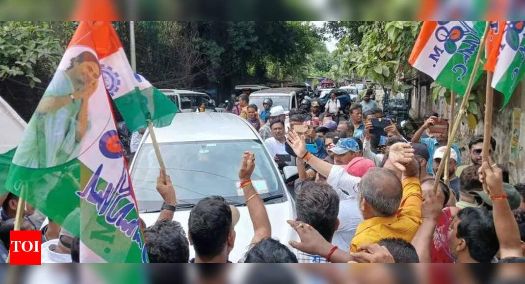 Samik faces mill workers’ ire on way to BJP’s football event | Kolkata ...