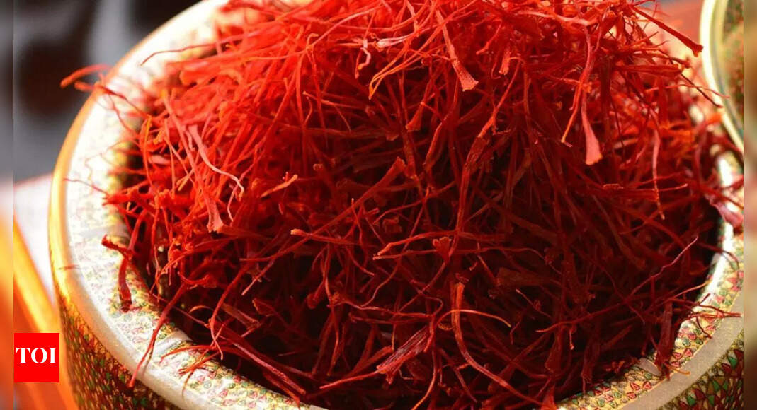 Saffron for glowing skin: Natural DIY remedies for brightness, scars, and pigmentation | - The ...