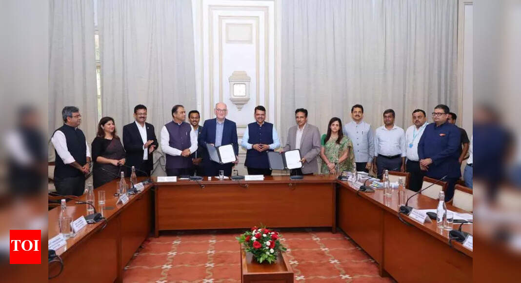 Maharashtra Signs MoU with Cambridge for Global-Standard Education: CM Fadnavis | Nagpur News ...