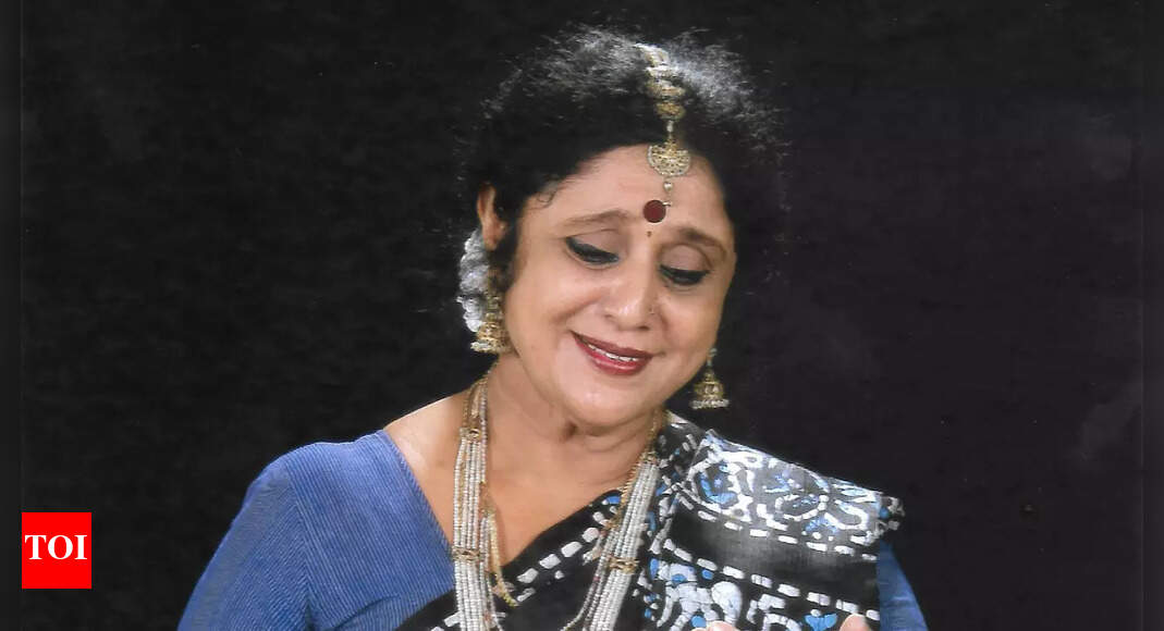 Celebrating veteran dancer Chitra Visweswaran through timeless snaps ...