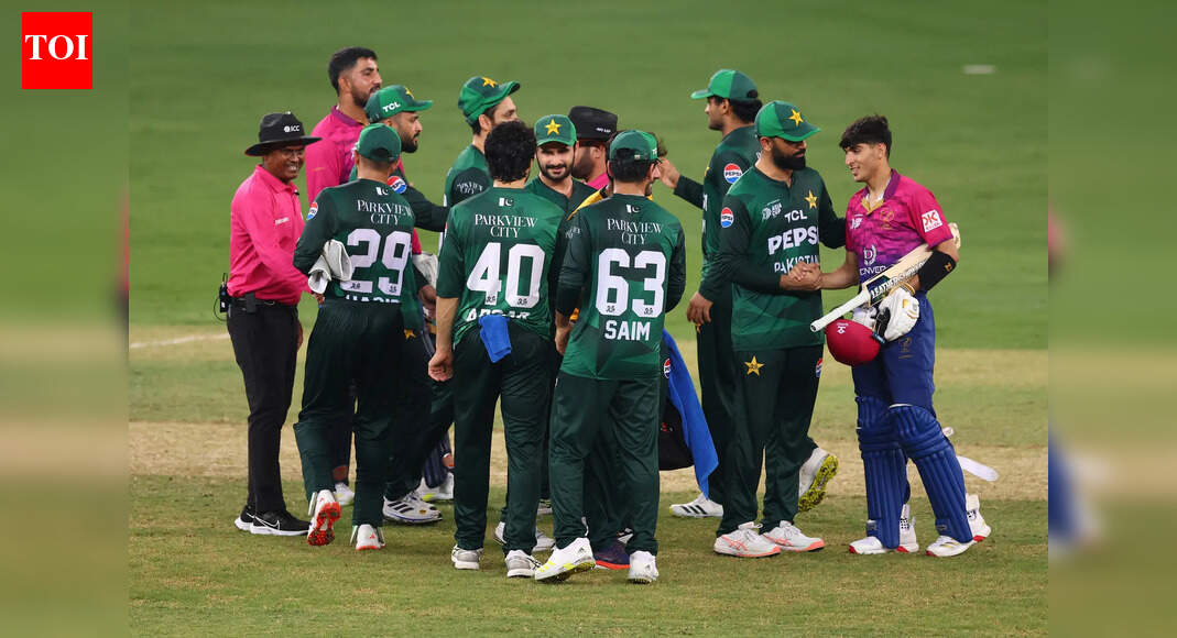 Is it mandatory for players to shake hands after a cricket match ...