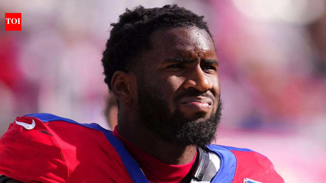 Brian Burns injury update: New York Giants linebacker limps off during ...