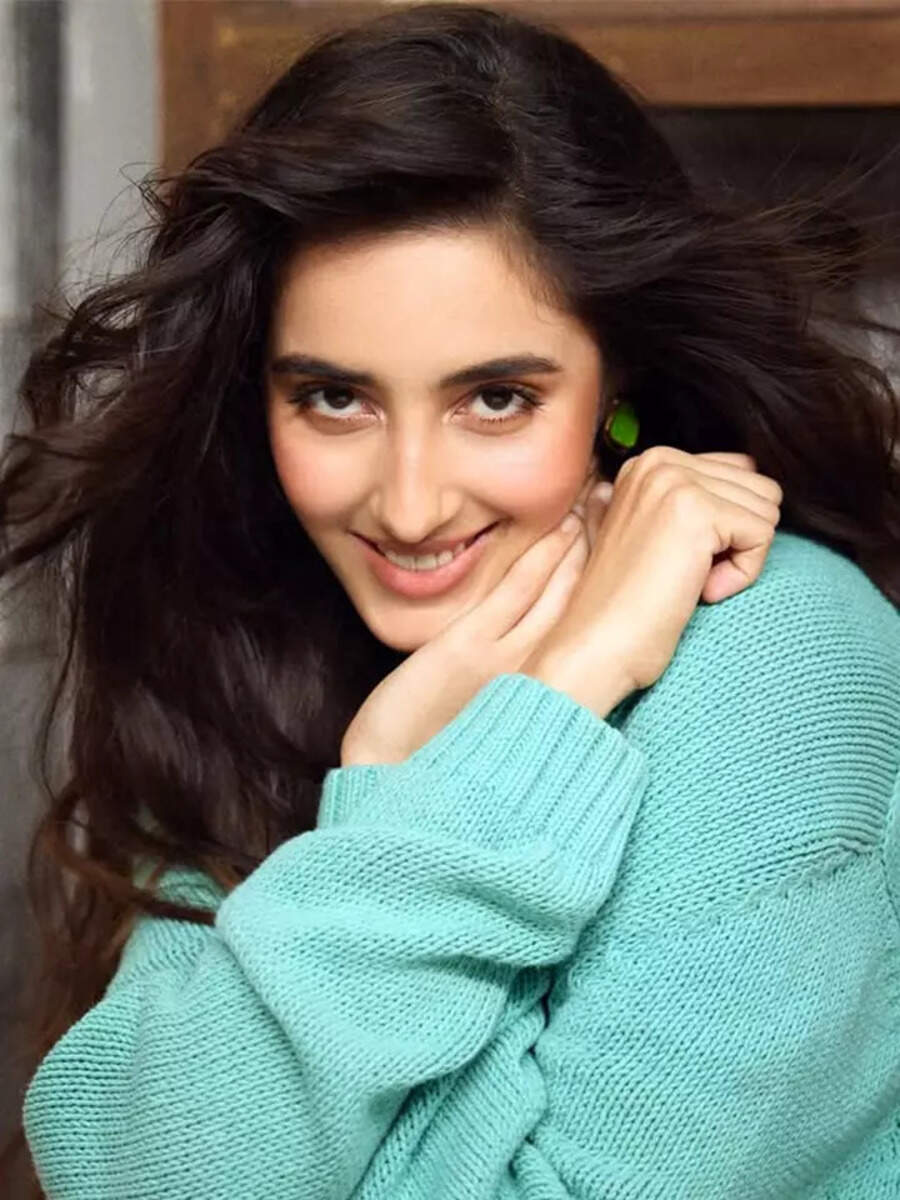 Radiant and regal, Simratt Kaur Randhawa reflects the pride of Punjabi ...