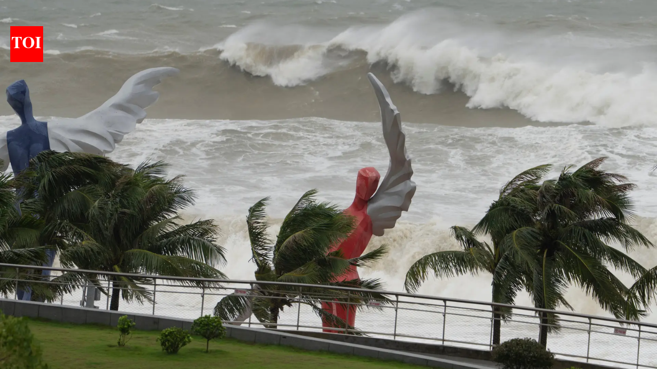 Super Typhoon Ragasa:Lives lost in Taiwan; over 4,00,000 evacuated
