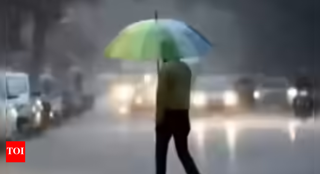 Kolkata weather: High humidity with moderate rain; AQI remains good ...