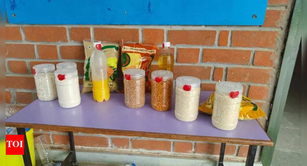 40 students, teachers take ill in Kalol school | Vadodara News - The ...