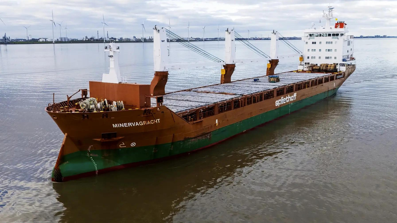 Yemen Houthi Rebels: Dutch cargo ship attacked: Houthis claim missile ...