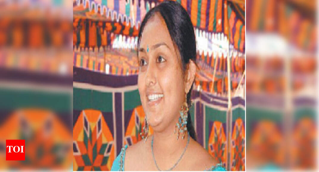 Vindhya files for divorce | Tamil Movie News - Times of India