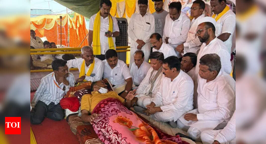 Dhangar activist Borhade suspends hunger strike on Day 17, says pause ...