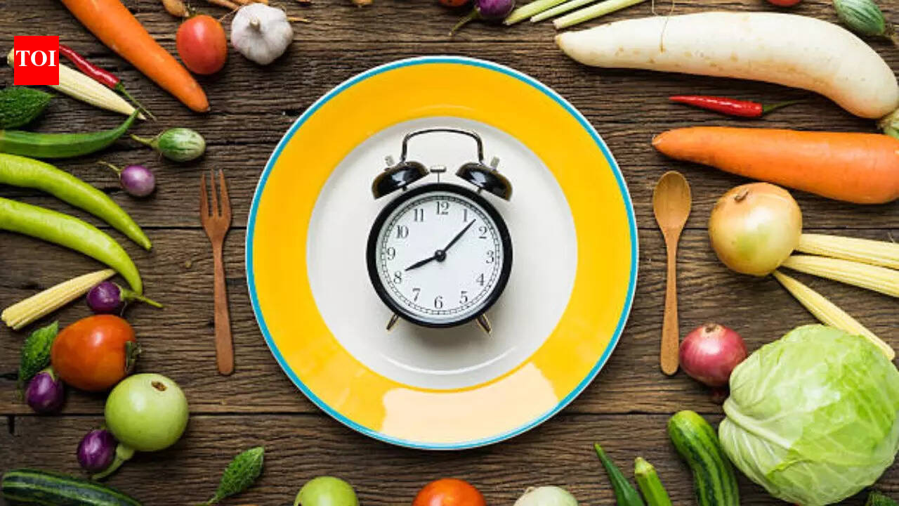 Weight loss: The 'correct' dinner time and food that helps in fat reduction