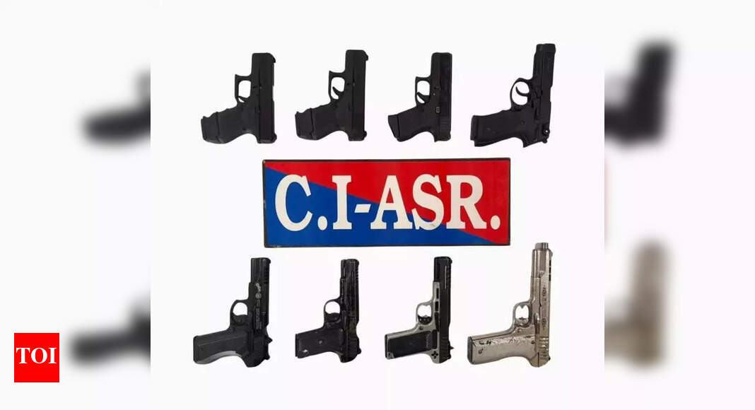 Amritsar cops bust arms racket linked to Pakistan | Chandigarh News ...