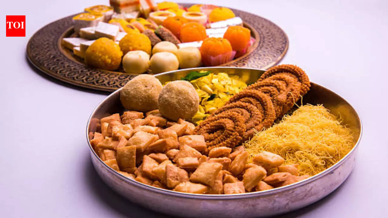 12 classic Indian vegetarian Diwali party snacks that are a must try