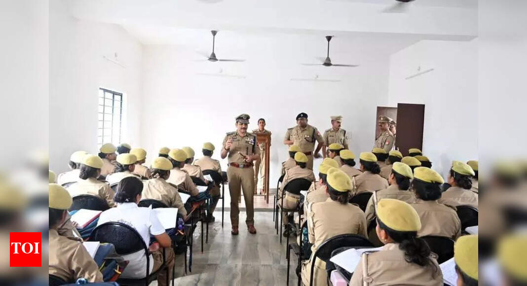 Cyber Gyan Pustika launched to boost women’s digi security | Varanasi ...
