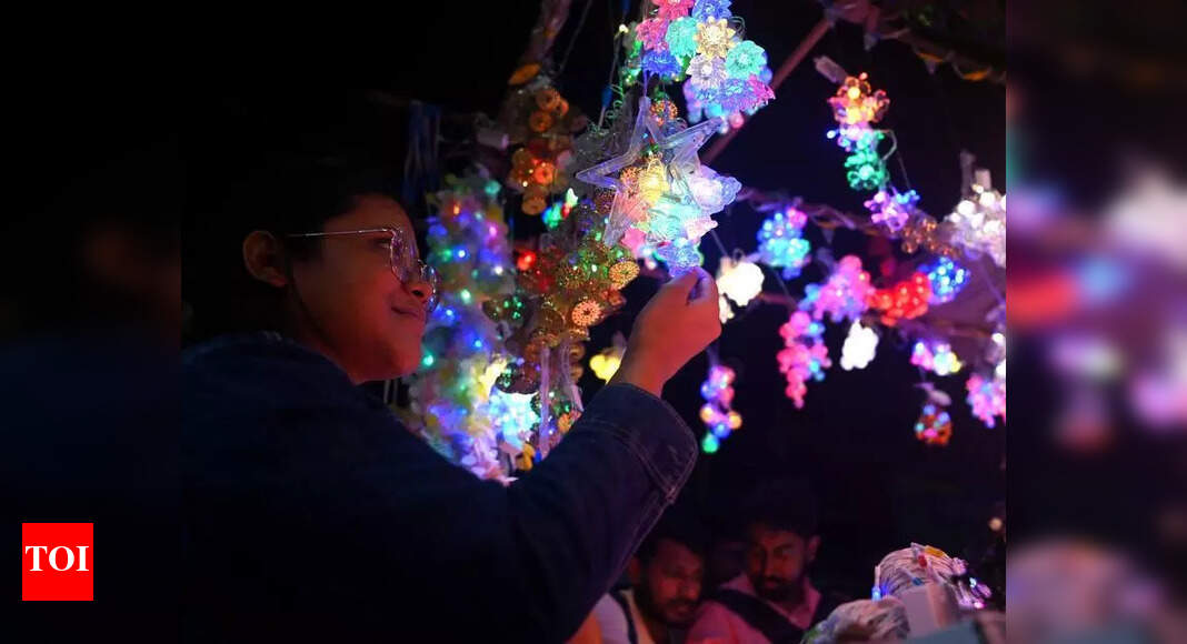 Kali Puja-Diwali shopping reaches 17k-cr peak, up 16% over last yr’s ...