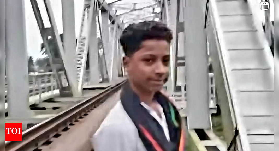 Caught on camera: Puri teen dies after train hits him while making reel ...