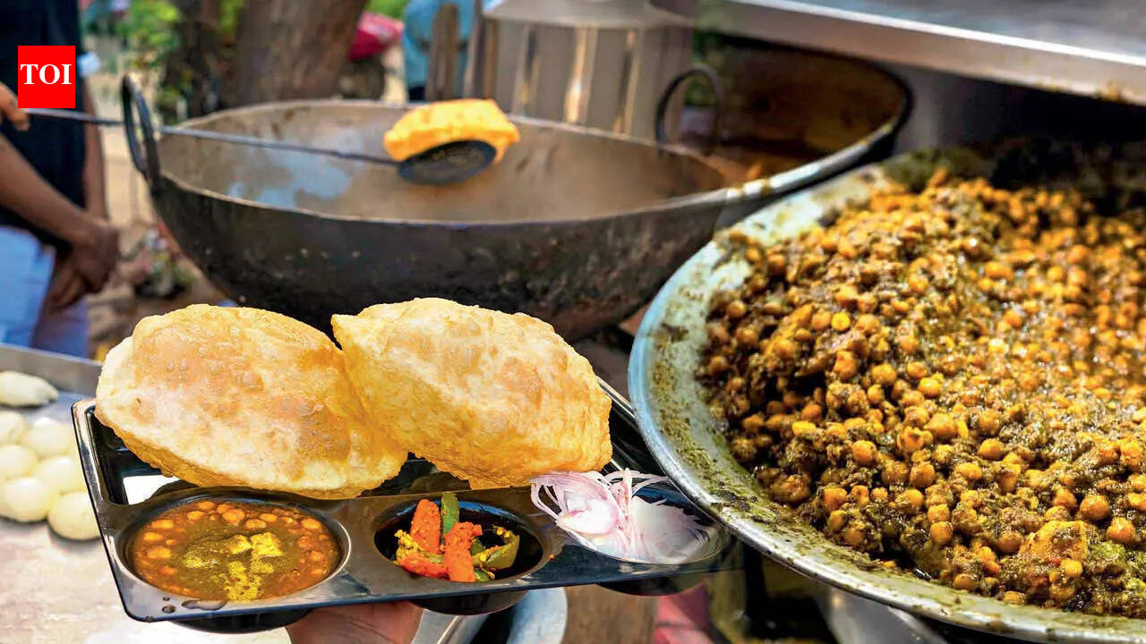 The rich history and flavours of Delhi's iconic chhole bhature | Delhi ...