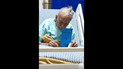 Modi reaches out to Shukla, Teejan Bai | Raipur News - The Times of India