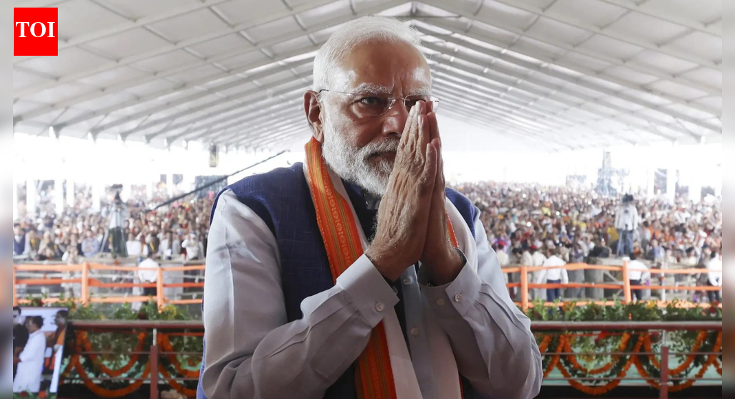 Hopes and hardships echo at PM’s Ara rally | Patna News - The Times of ...