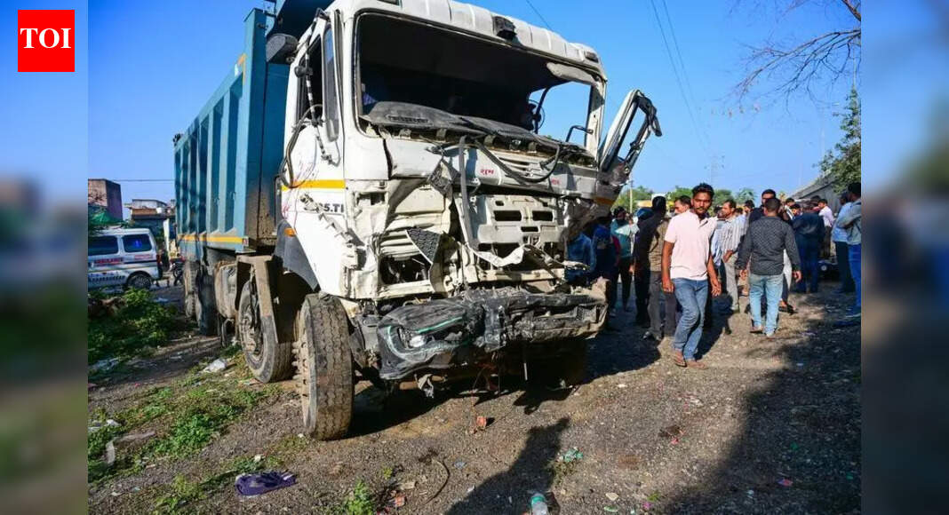 14 killed as ‘drunk’ driver ploughsdumper into vehicles near Harmada ...