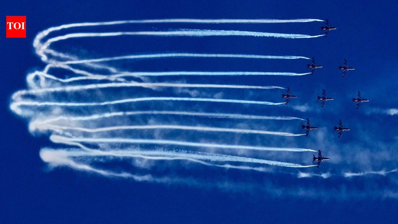 In pictures: IAF’s stunning air show over Brahmaputra leaves Guwahati ...