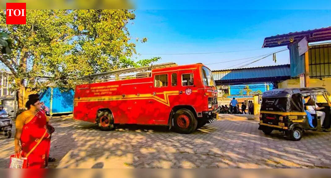 Fire breaks out in storeroom of Thane district court building; no ...